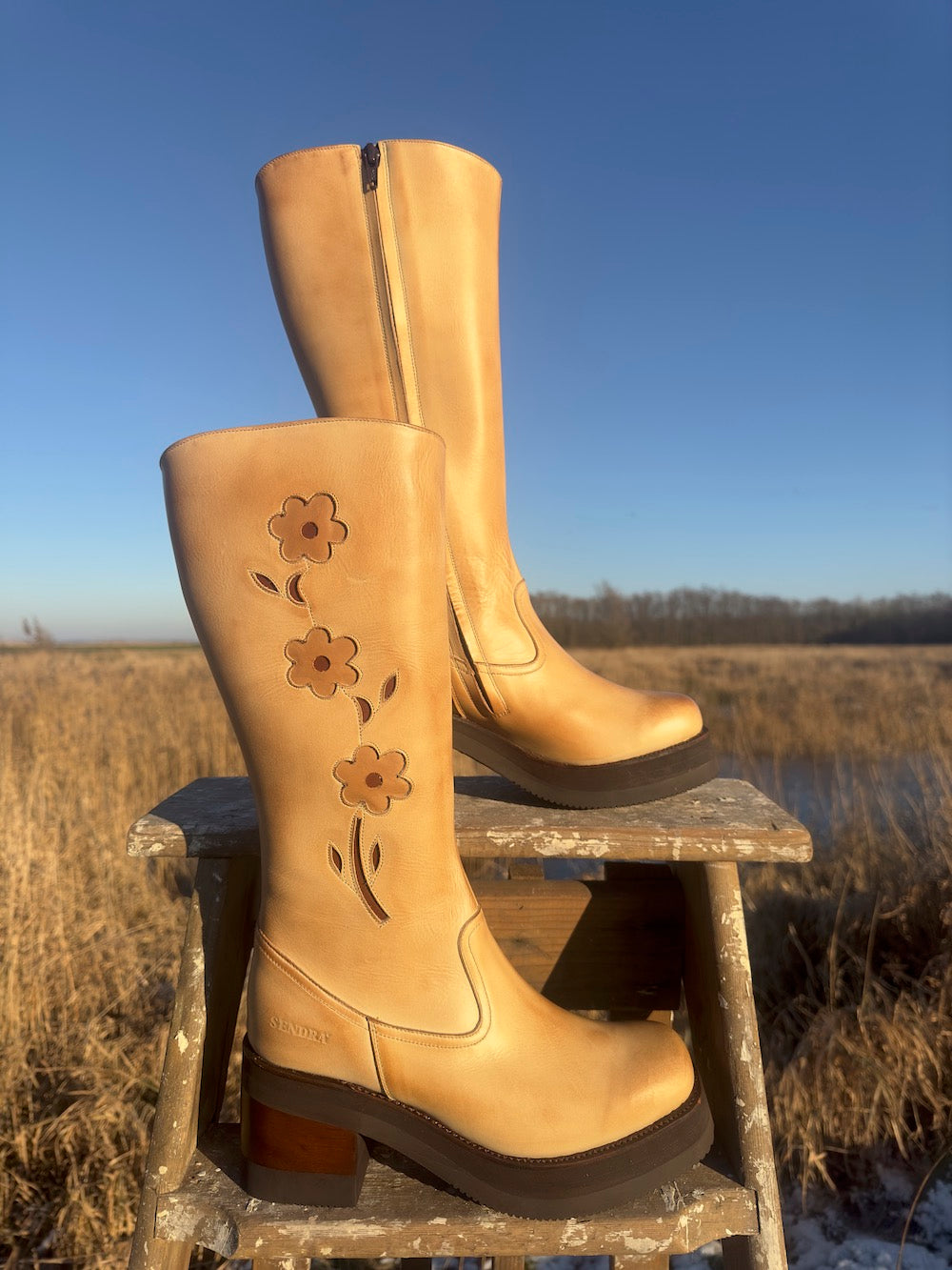 Platform Flower Boots Camel – Dandelie