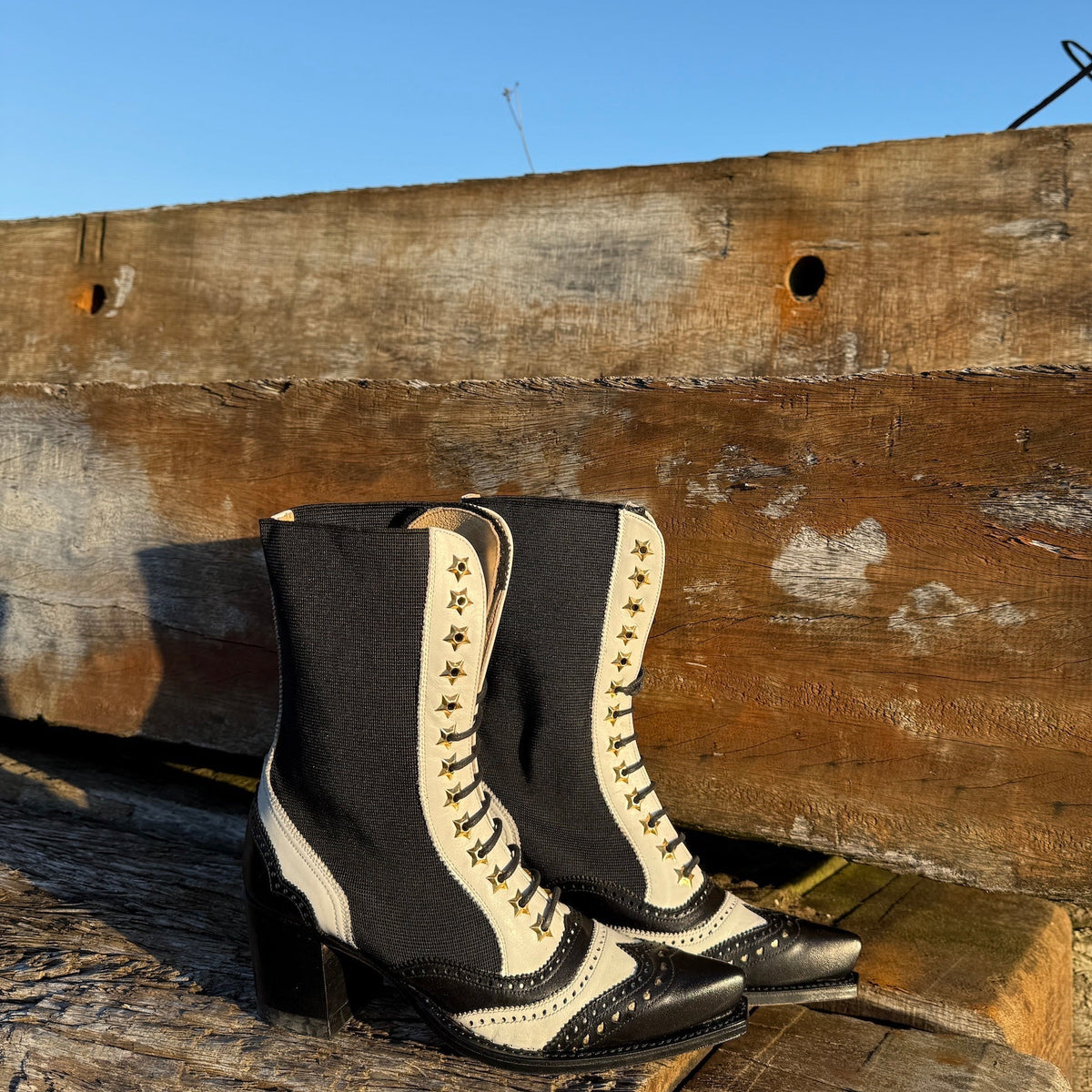 Oracle Boots in Black and White - Deadstock – Dandelie