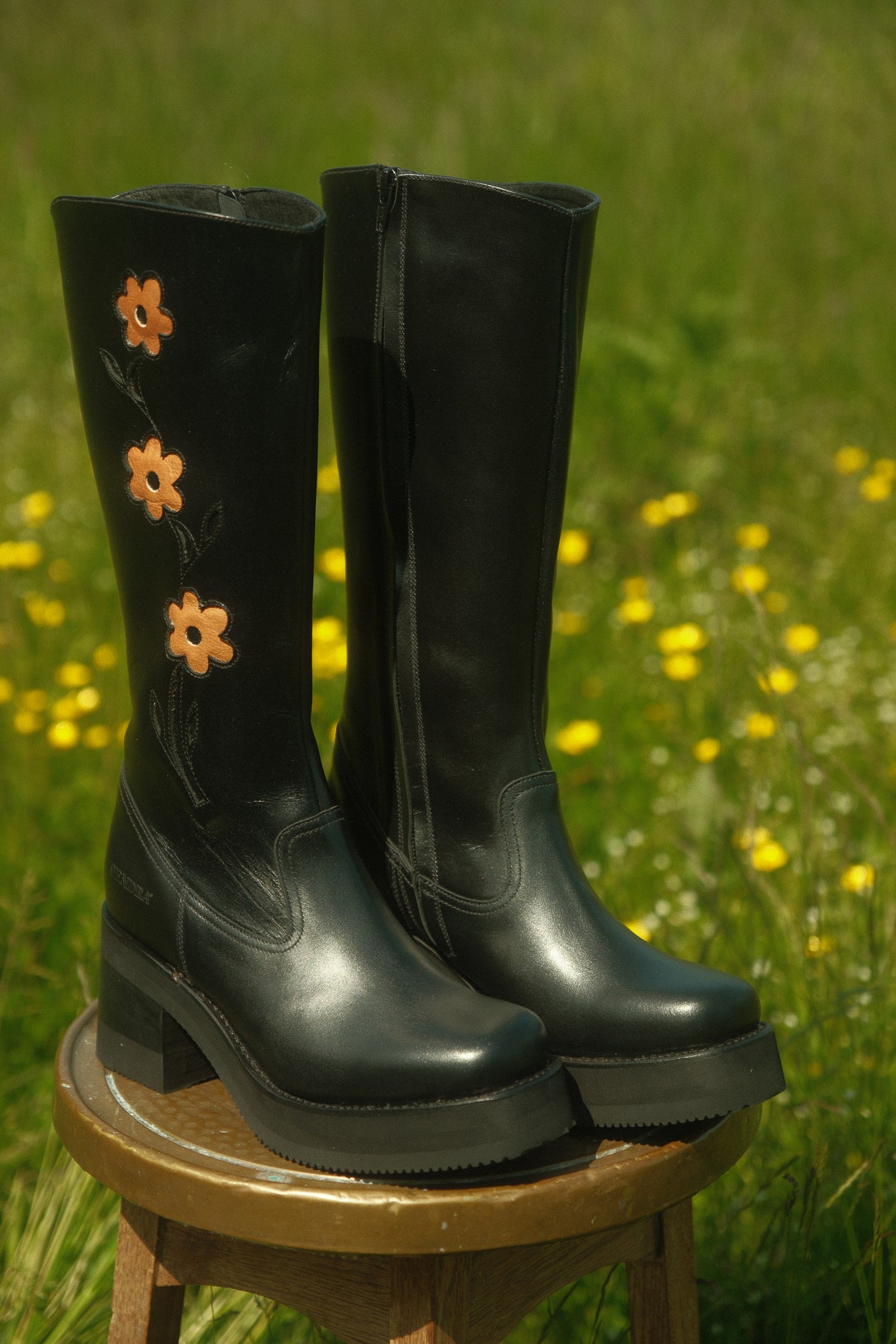 Platform Flower Boots Black – Dandelie