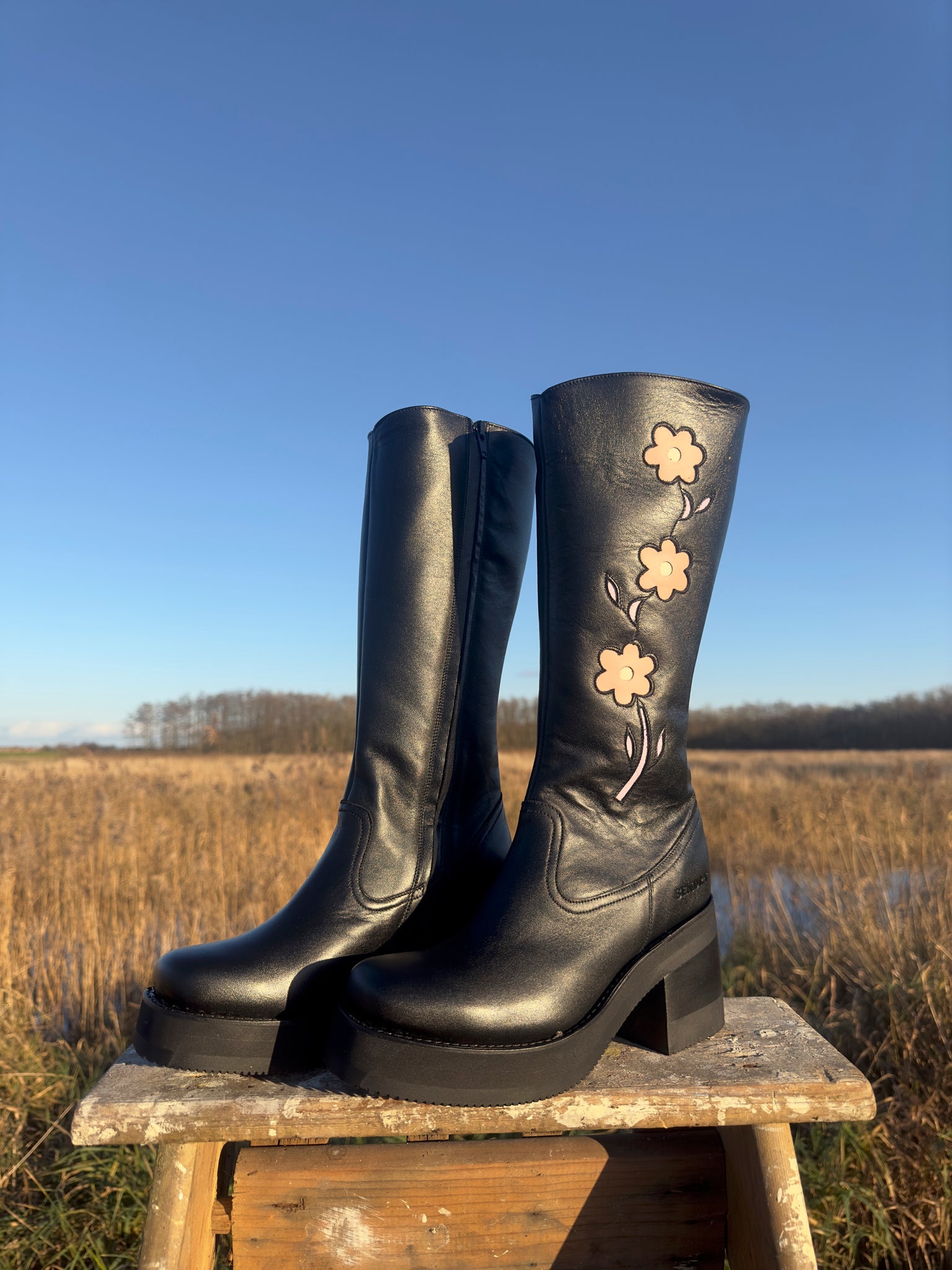 Platform Flower Boots Black Pink – Dandelie